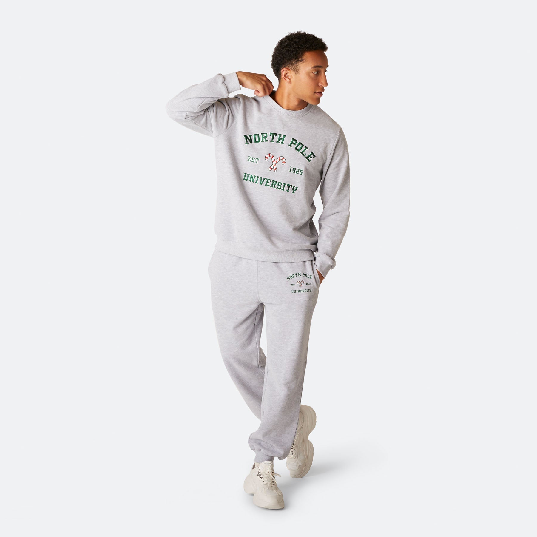 North Pole University mjukis set herr – Juligt set – SillySanta.se